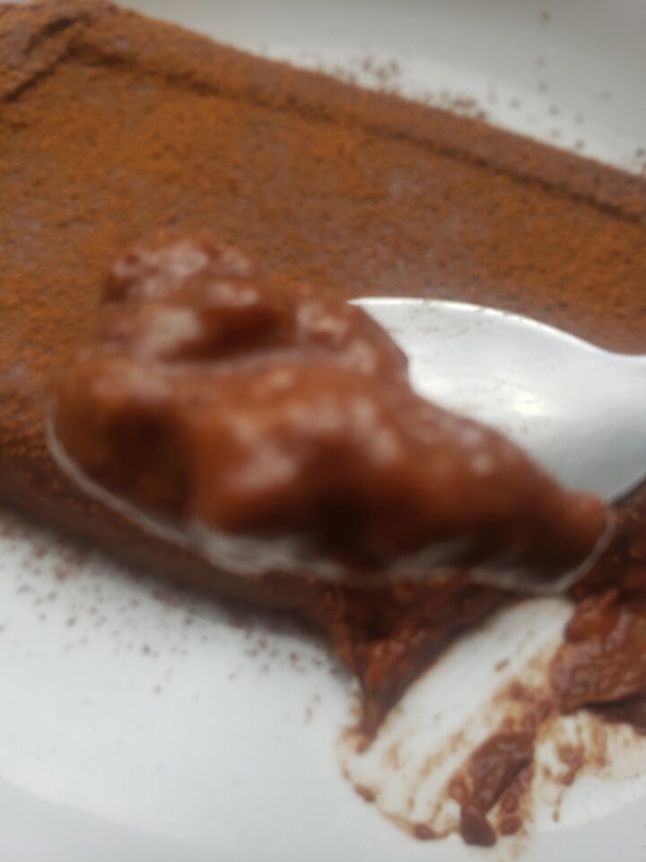 Postre de chocolate con dos ingredientes - Dkarolina